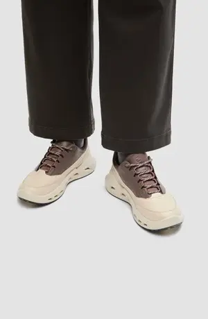 Ecco Biom® 720 Water Resistant Sneaker - Limestone/marron/marron