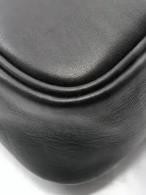 Gucci Leather Shoulder Bag - Black