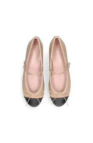 Pretty Ballerinas Round Toe Ballet Flat With Heel And Strap