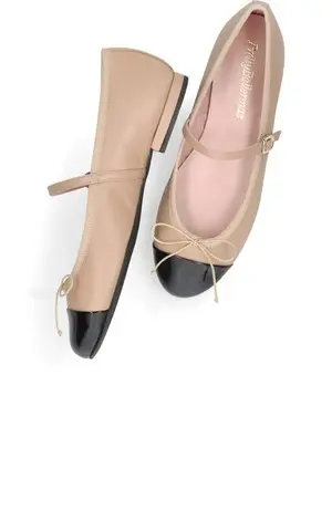 Pretty Ballerinas Round Toe Ballet Flat With Heel And Strap
