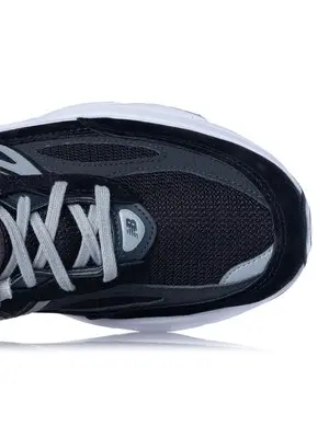 NEW BALANCE Sneakers - Black