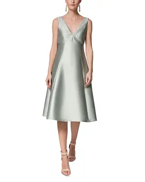 Donna Karan New York V Neck Cocktail Dresses