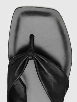 REFORMATION Larsen Leather Thong Sandals - Black