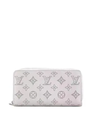 LOUIS VUITTON Zippy Wallet Mahina Leather Small Wallets - Grey
