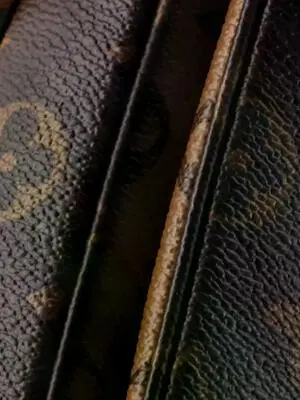 LOUIS VUITTON Pochette Metis Reverse Monogram Canvas - Brown