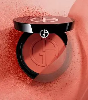 ARMANI Luminous Silk Glow Blush - Red