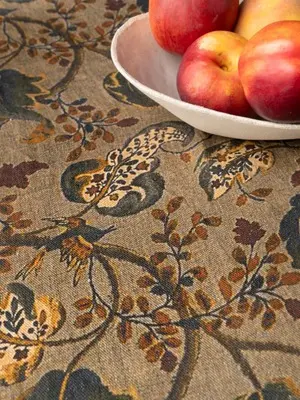 THE HOUSE OF LYRIA Sollievo Patterned Linen Tablecloth