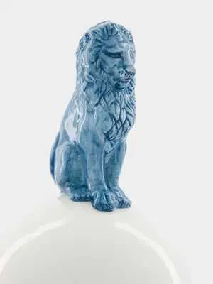 LES-OTTOMANS Lion Globe Decor