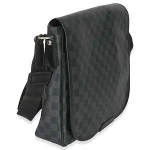 LOUIS VUITTON Damier Graphite Daniel Messenger Mm