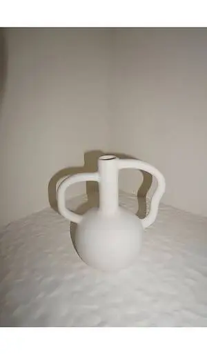 HUEGAH HOME Blanche Vase In White