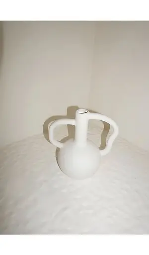 HUEGAH HOME Blanche Vase In White
