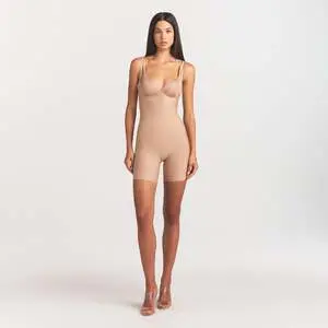 SKIMS Core Sculpt Back Smoothing Open Bust Mid Thigh Bodysuit - Clay