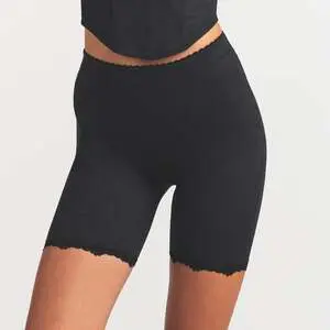 SKIMS Lace Shapewear Short - Onyx