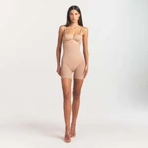 SKIMS Core Sculpt High Waisted Mid Thigh Short - Clay