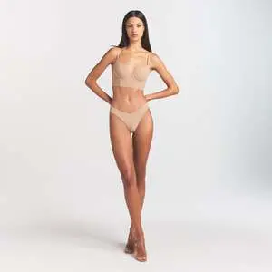 SKIMS Low Back Longline Bra | Light Neutral | | Fits Everybody