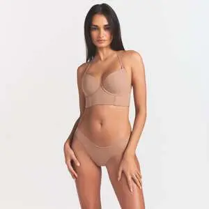 SKIMS Low Back Longline Bra | Medium Neutral | | Fits Everybody - Sienna