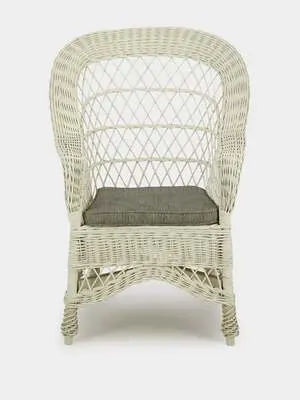 HOUSE OF CAPRICORN Handmade Furnas Ivory Wicker Armchair - White