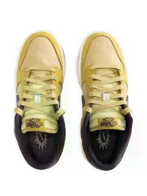 Nike Dunk Low Lace-up Sneakers - Yellow