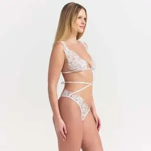 SKIMS Butterfly Thong | White | | Lace - Snow