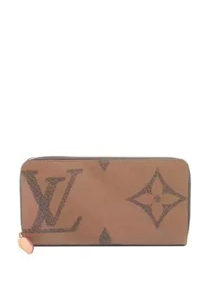 LOUIS VUITTON 2019 Monogram Giant Reverse Zippy Wallet Long Wallets - Brown