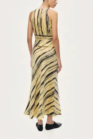 NOCTURNE Printed Sleeveless Blouse