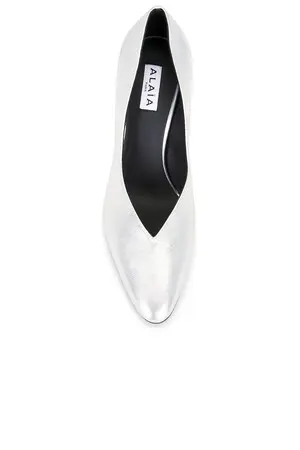 Alaïa Metallic Leather Pointed Toe Pumps - Argent
