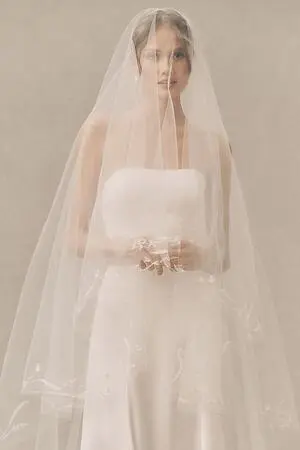 ENAURA Whispy Floral Cathedral Veil