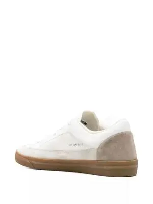 SANTHA Lace-up Flat Sole Sneakers