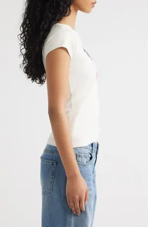 VINYL ICONS Lucky U Graphic Baby Tee - Marshmallow
