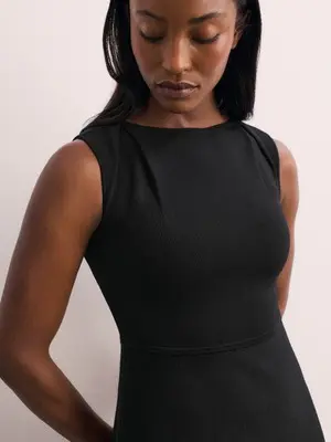 The Fold Parella Sculpt Knit Shift Dress