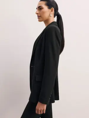 The Fold Knighton Clever Crepe Blazer - Black
