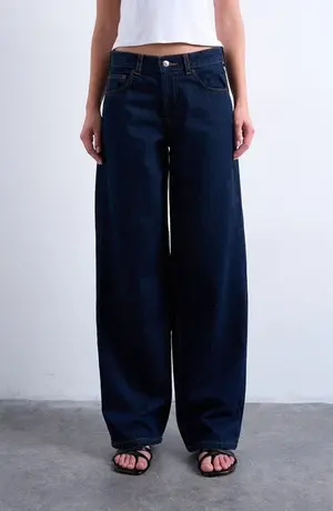 Topshop Cinch Low Rise Relaxed Jeans - Medium Blue