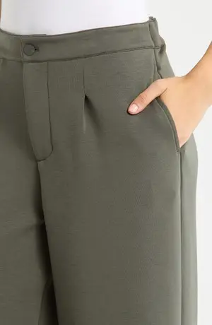 MPG Dreamweave™ Pleated Pants - Kambaba