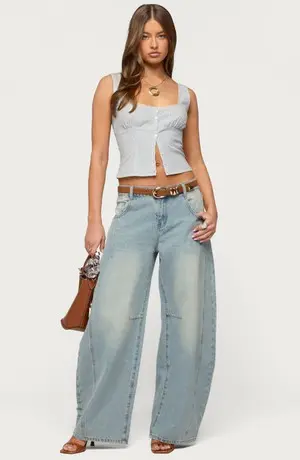 EDIKTED Ilara Low Rise Barrel Jeans