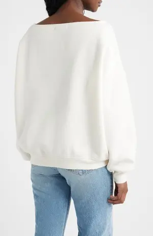 VINYL ICONS Nine Stars Graphic Sweatshirt