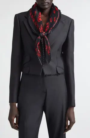 Alexander McQueen Classic Skull Print Pleated Silk Square Scarf - Black/red