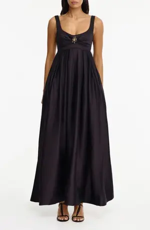 Sleeveless Sweetheart Maxi Dresses