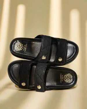 Vince Camuto Graysin Slide - Black