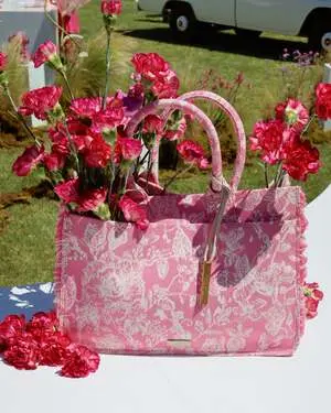 Vince Camuto Zhury Tote Bag - Pink