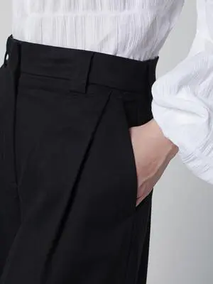 THELATEST Gabardine Tailored Shorts - Black
