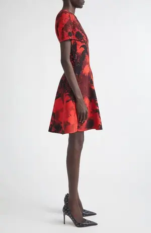 Alexander McQueen Floral Jacquard Mini Sweater-dress - Red/black