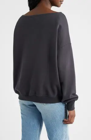 VINYL ICONS Star Appliqué Off-the-shoulder Sweatshirt
