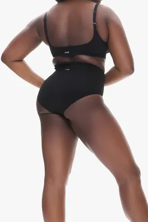 HEIST STUDIOS Contour High Waist Shorts - Black