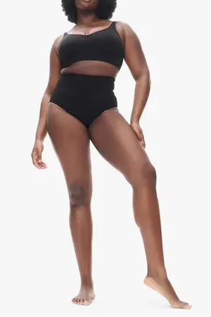HEIST STUDIOS Contour High Waist Shorts - Black