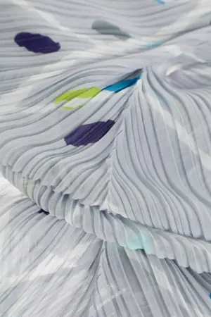 Issey Miyake Pleated Scarf With Print - Grey