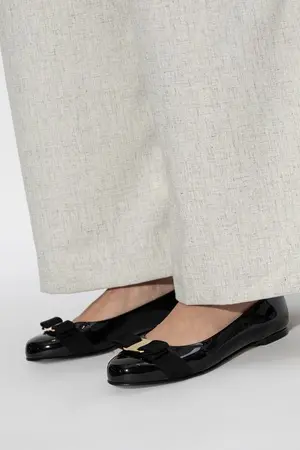 FERRAGAMO Varina Ballerinas - Black