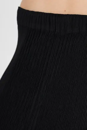 Issey Miyake Pleated Ankle Length Skirt - Black