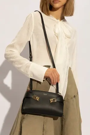 FERRAGAMO Hug Shoulder Bag
