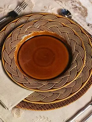 HOUSE OF CAPRICORN Vime Dinner Plate