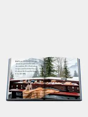 Assouline Valentino: At The Emperor's Table - Multicolour